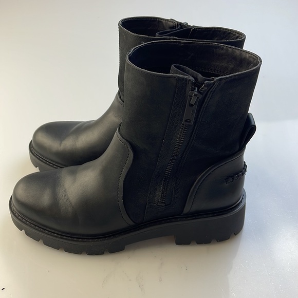 UGG | Shoes | Ugg Women Harrison Zip Bot In Black Leather | Poshmark